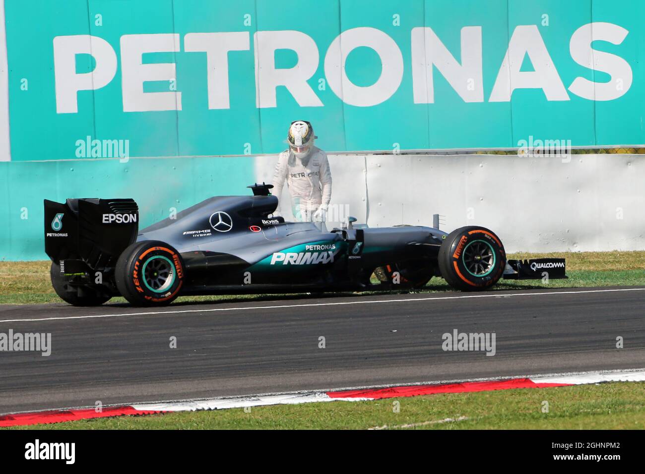 Lewis Hamilton (GBR) Mercedes AMG F1 W07 Hybrid retired from the race ...