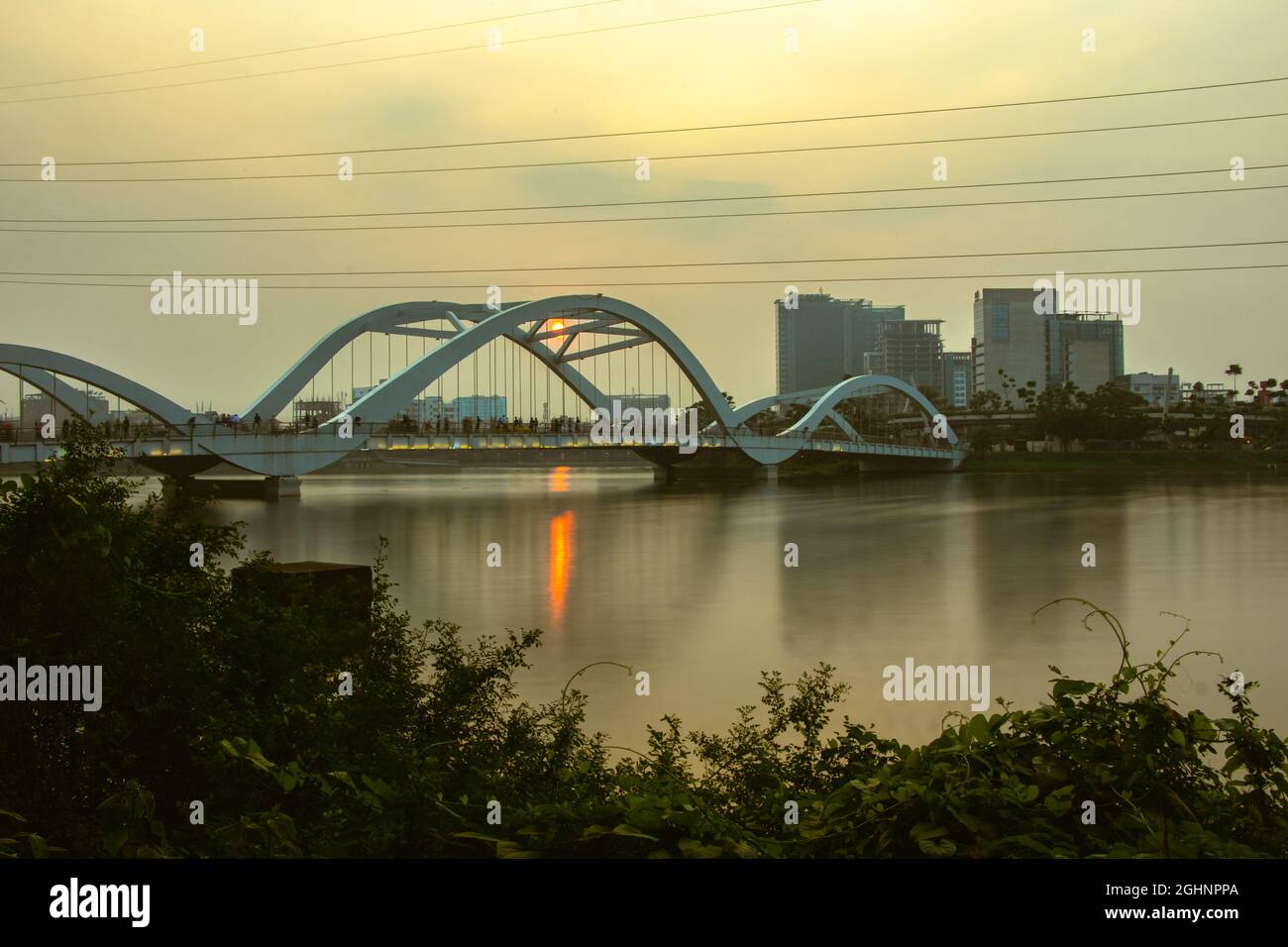 Hatirjheel is a lakefront in Dhaka. Hatirjheel heritage bridge Stock ...