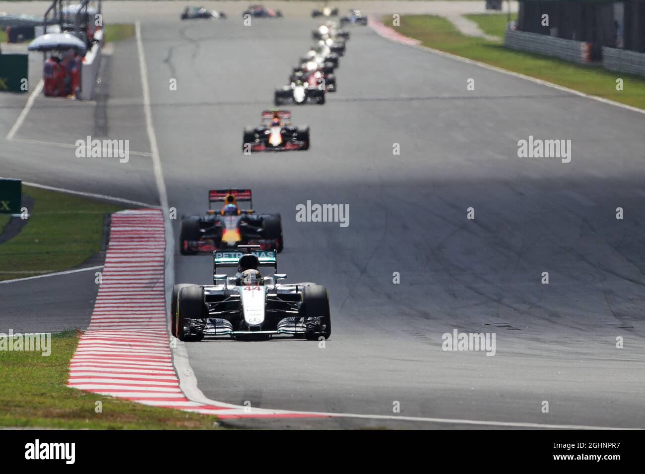Lewis Hamilton (GBR) Mercedes AMG F1 W07 Hybrid. 02.10.2016. Formula 1 ...