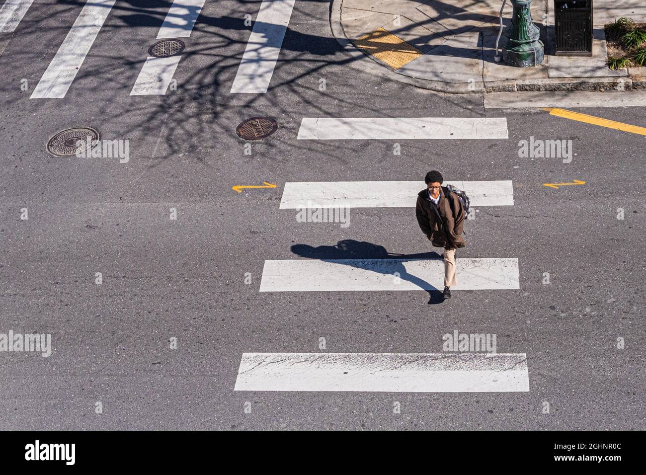 Intersection street crossing hi-res stock photography and images - Alamy