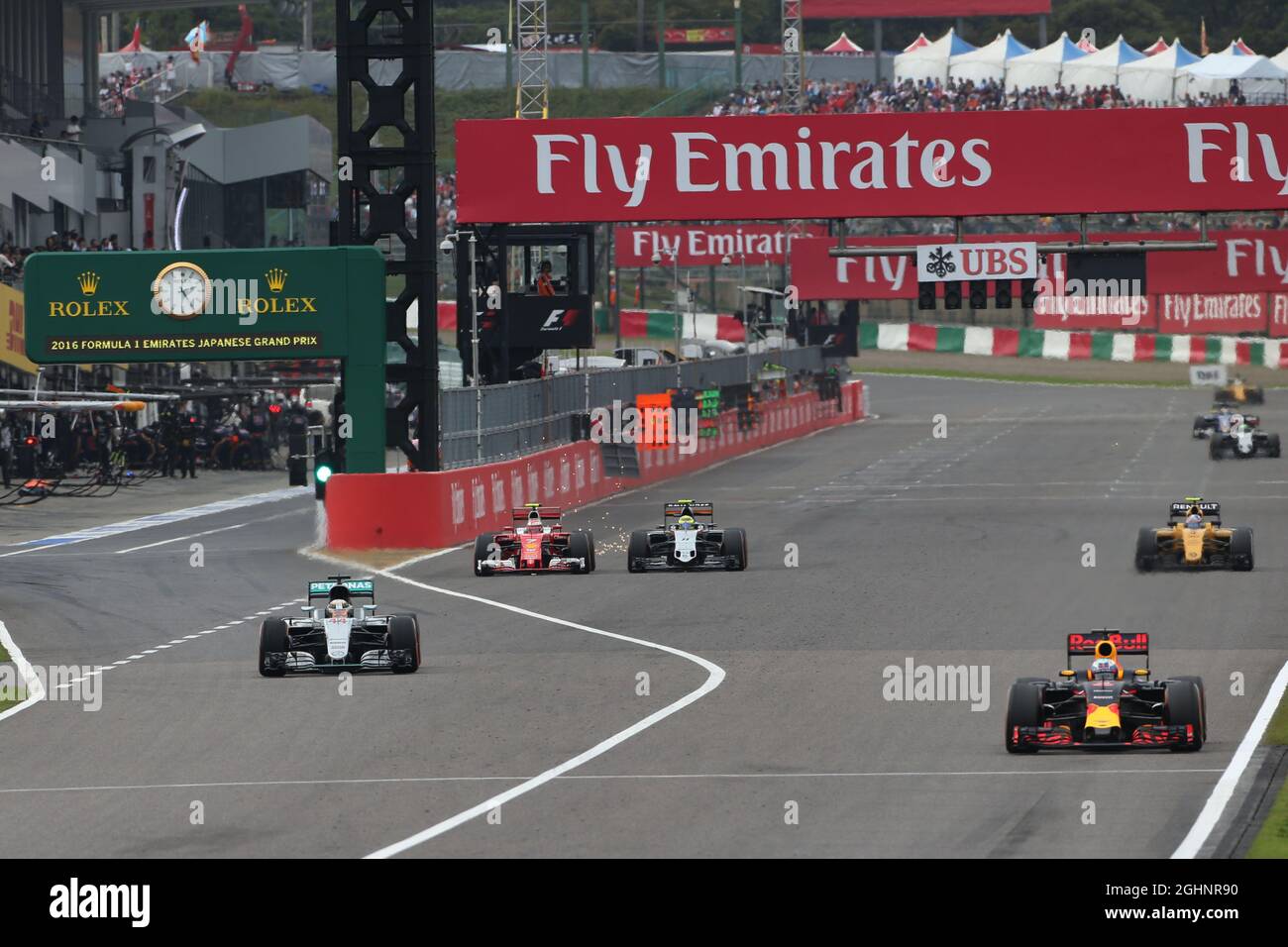 Mercedes amg f1 suzi perry hi-res stock photography and images - Alamy
