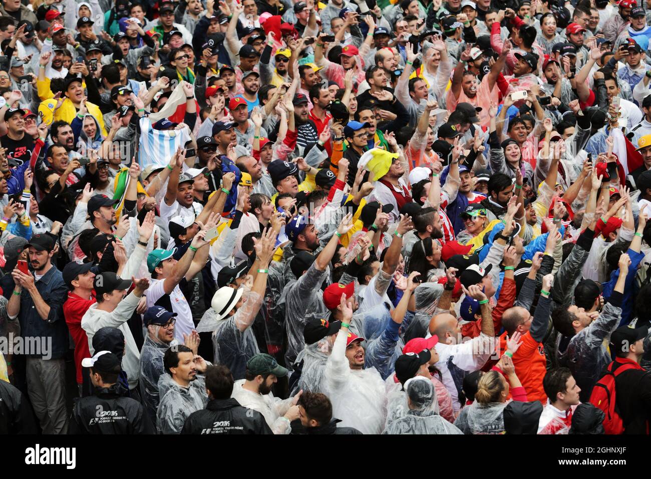 Brazilian grand prix and crowd hi-res stock photography and images - Alamy