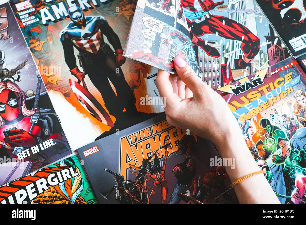 Marvel avengers comic books hi-res stock photography and images - Alamy