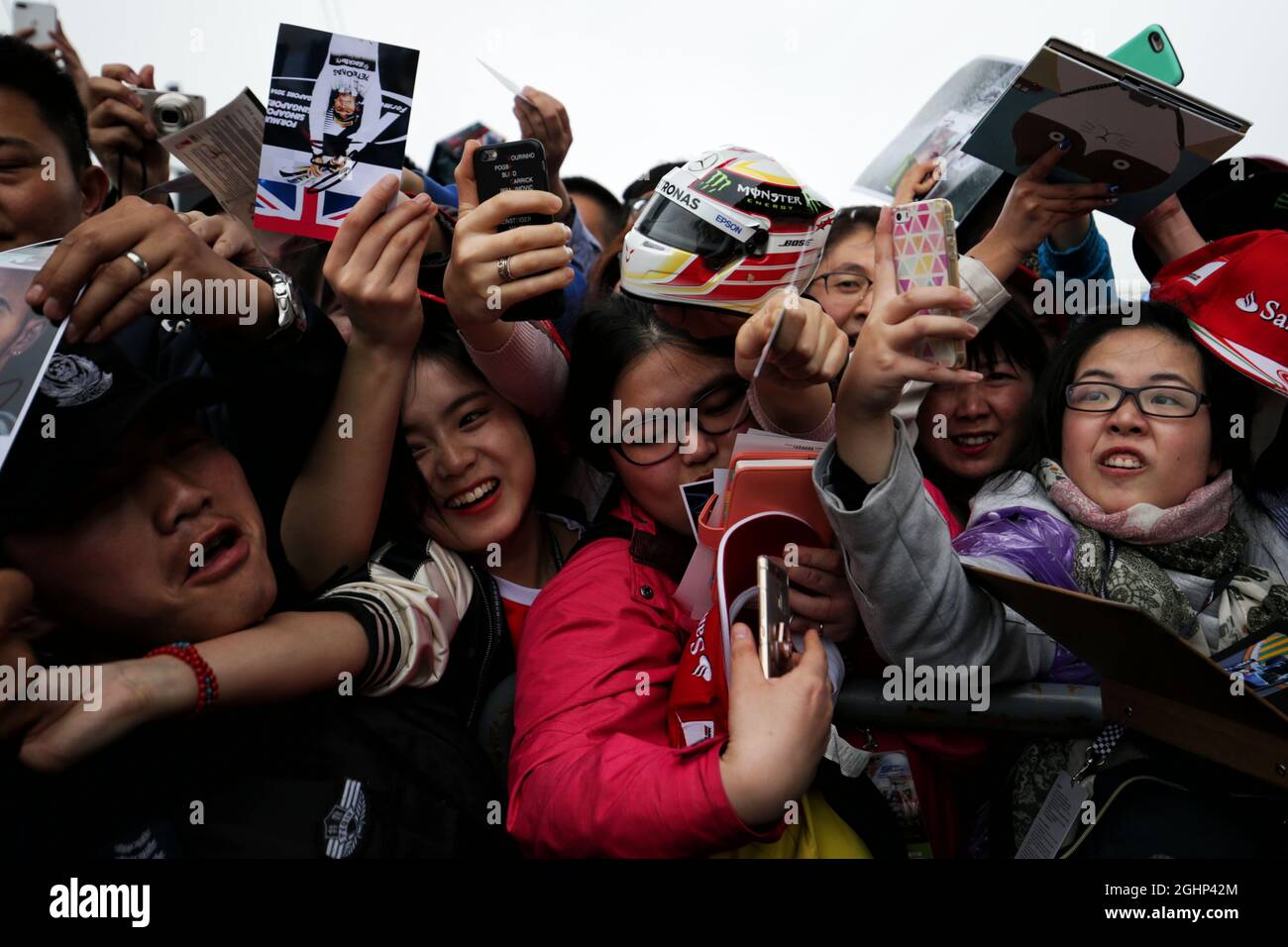 Motor racing fans crowd autograph hi-res stock photography and images ...