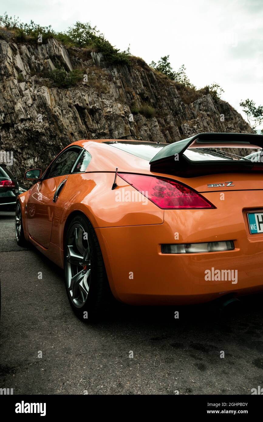 Nissan 350z hi-res stock photography and images - Alamy