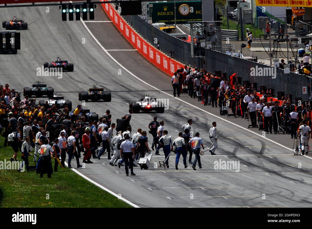 Formation lap hi-res stock photography and images - Alamy