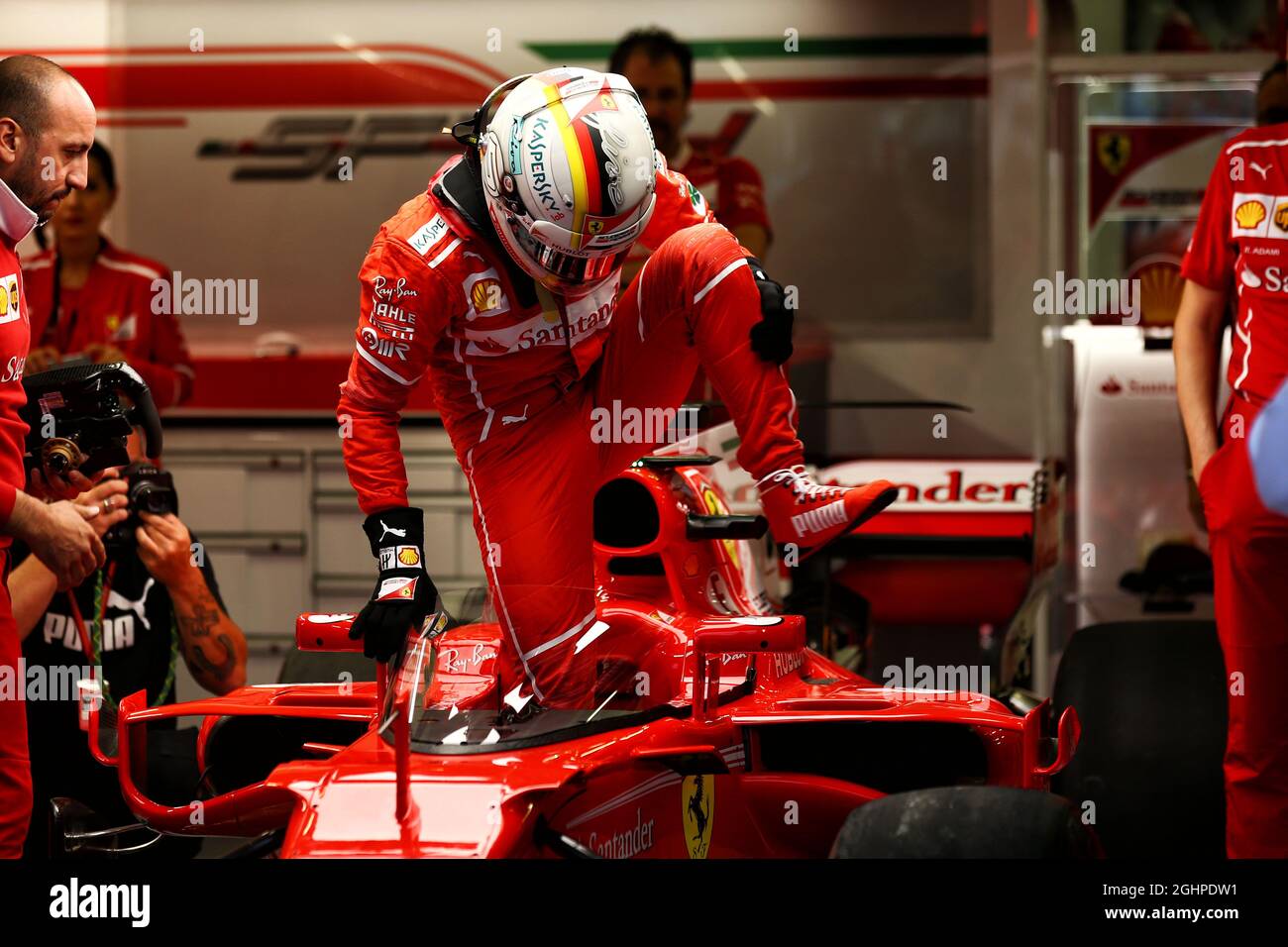 Formel 1 ferrari cockpit hi-res stock photography and images - Alamy