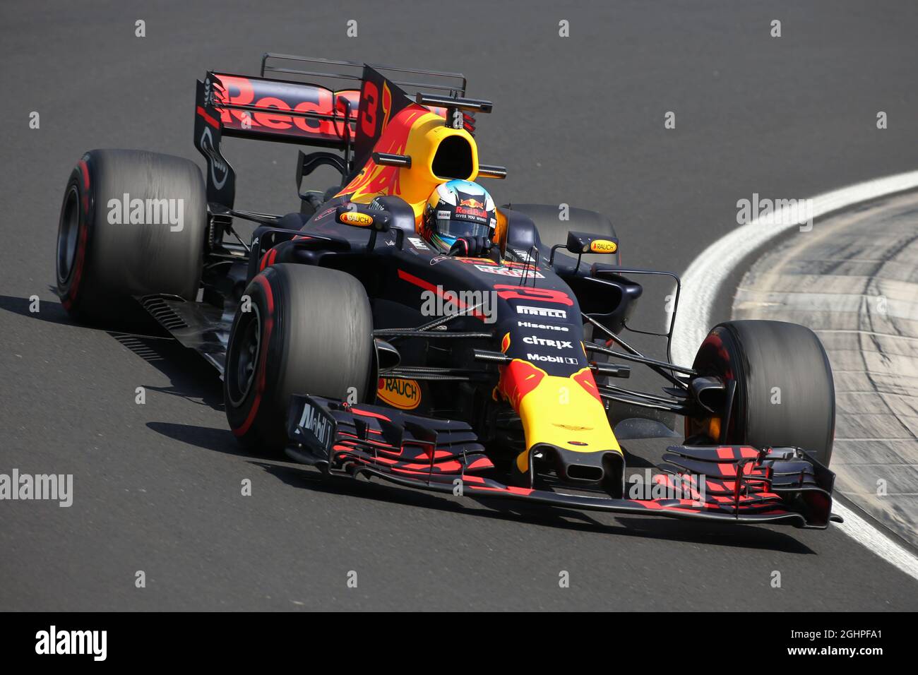Daniel Ricciardo (AUS) Red Bull Racing RB13. 28.07.2017. Formula 1 ...