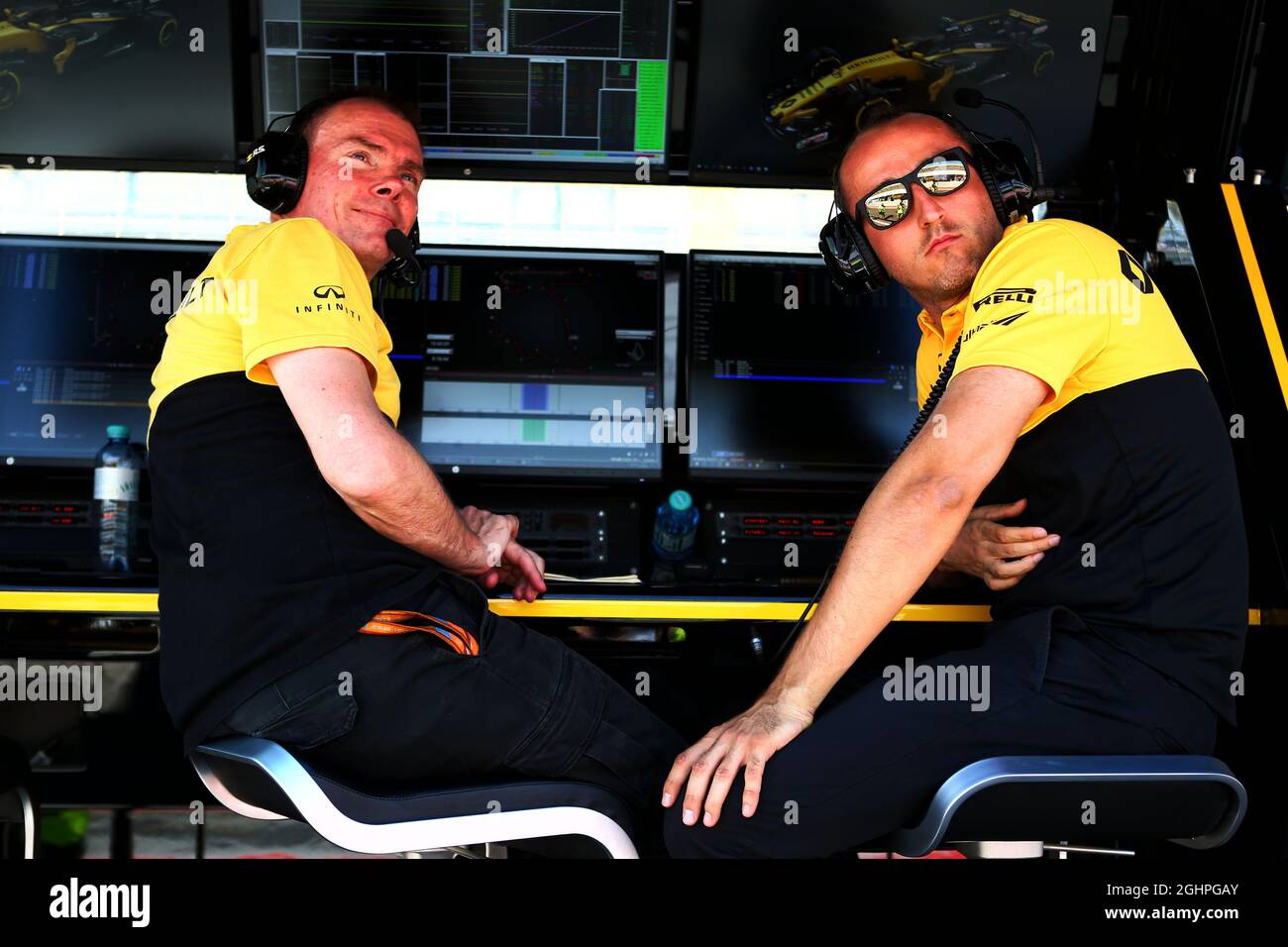 (L to R): Alan Permane (GBR) Renault Sport F1 Team Trackside Operations ...
