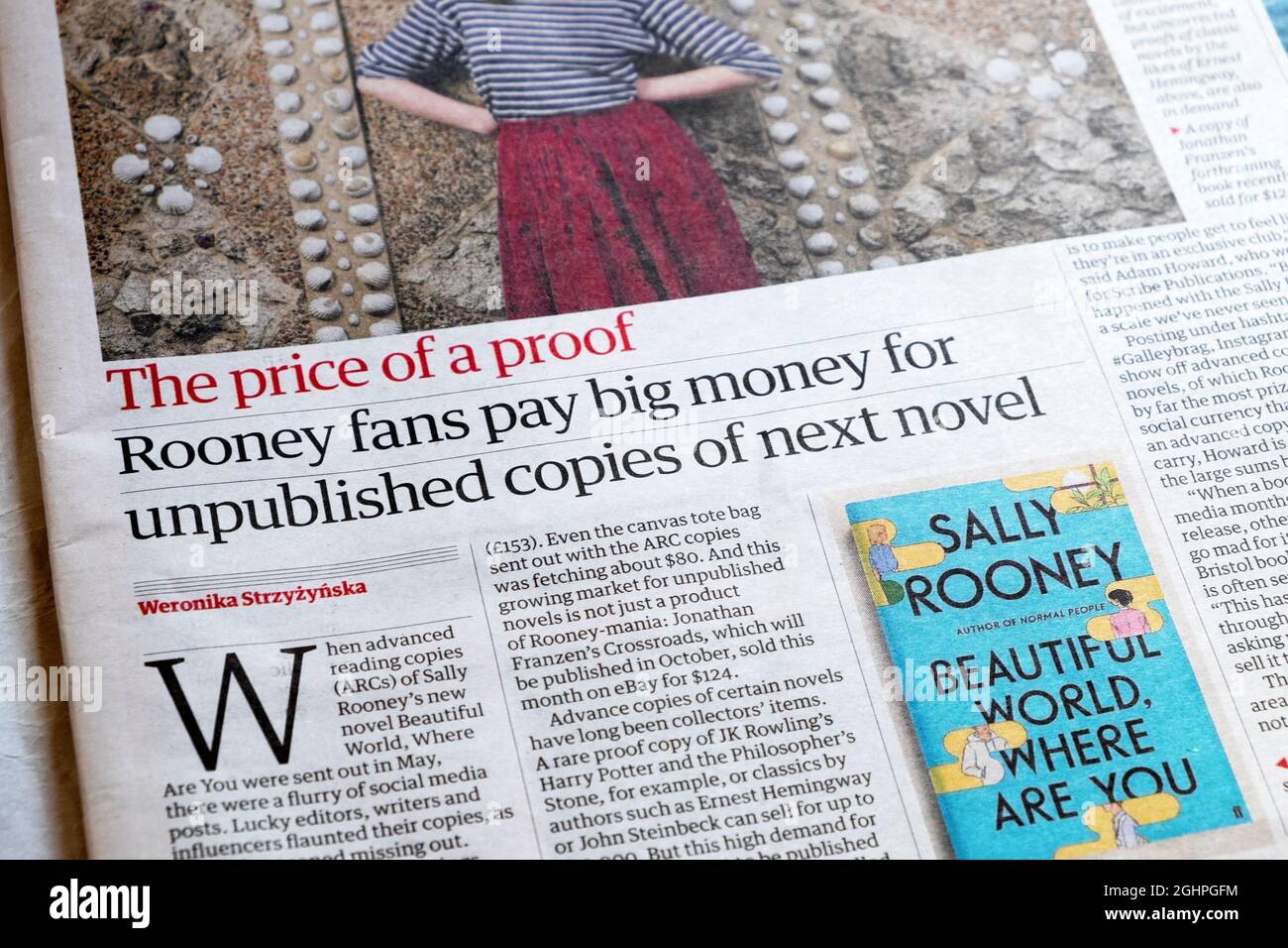 Guardian newspaper copies hi-res stock photography and images - Alamy