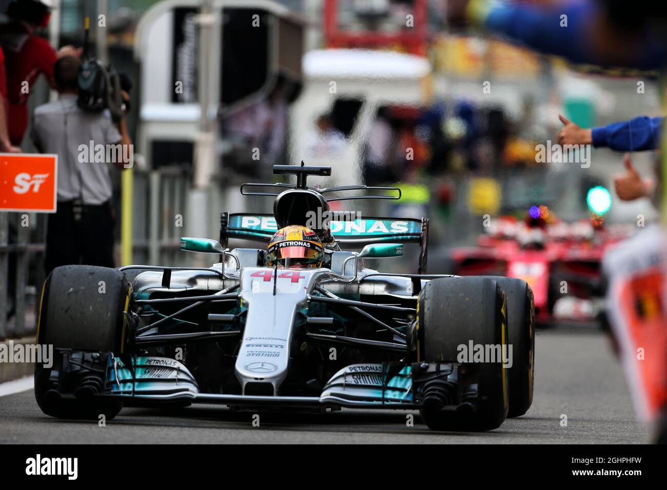 Race winner Lewis Hamilton (GBR) Mercedes AMG F1 W08 enters parc ferme ...