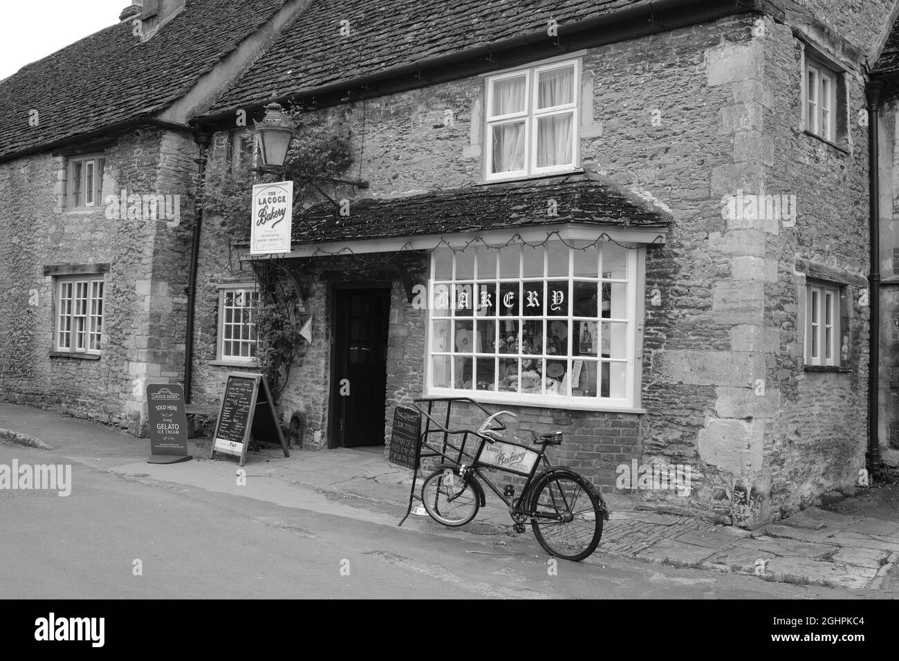 Traditional bakers bike Black and White Stock Photos & Images - Alamy