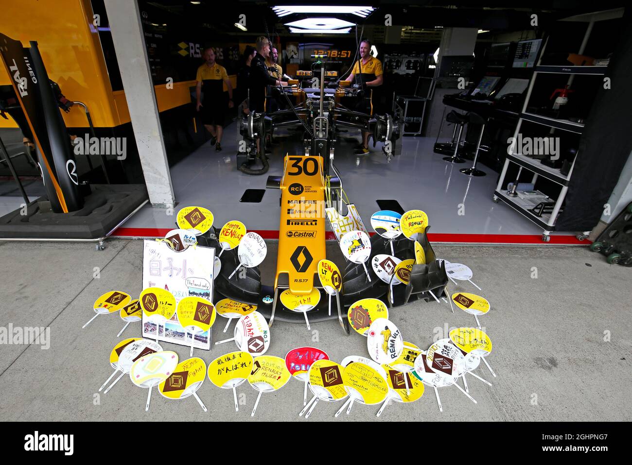 Messages of support from school childrend for the Renault Sport F1 Team ...