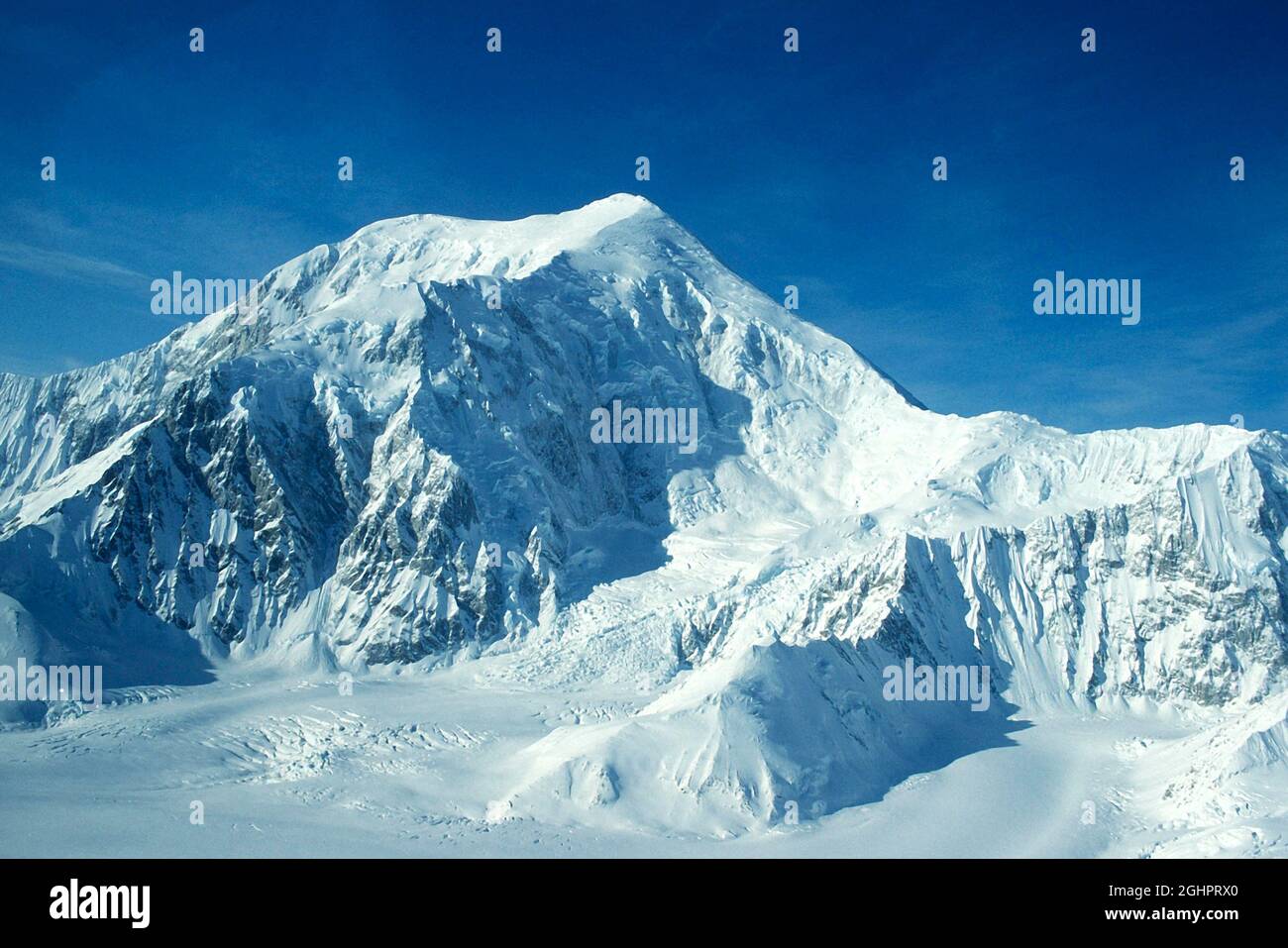MountDenali with 6190 meters highest mountain in North America, Alaska ...