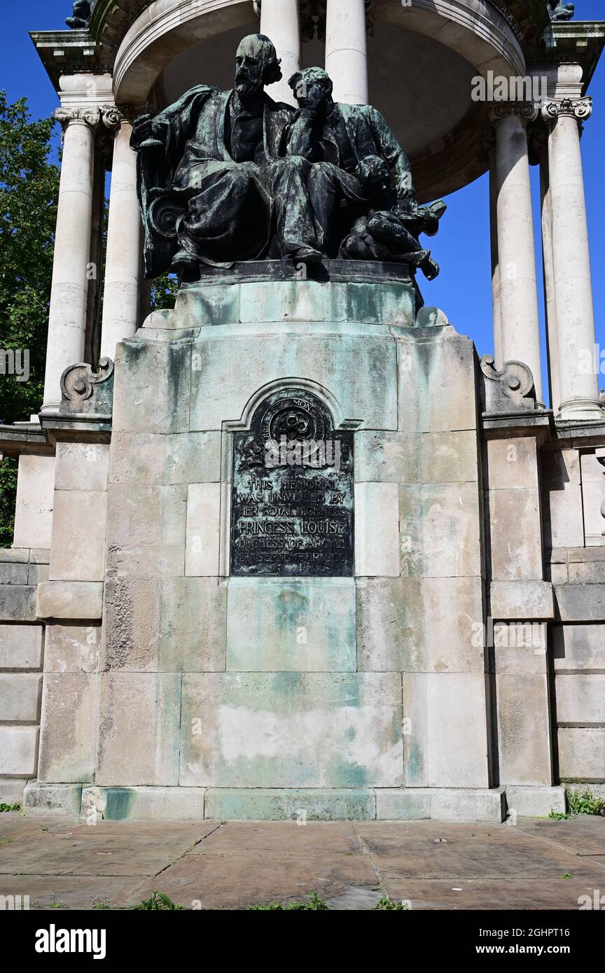 Victoria Monument, Liverpool Stock Photo - Alamy