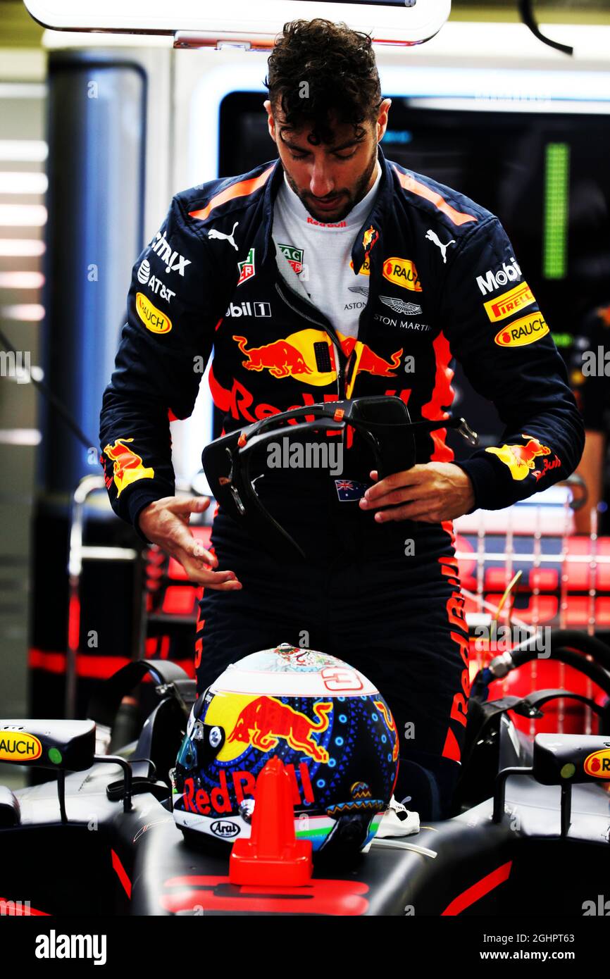 Daniel Ricciardo (AUS) Red Bull Racing RB13. 27.10.2017. Formula 1 ...