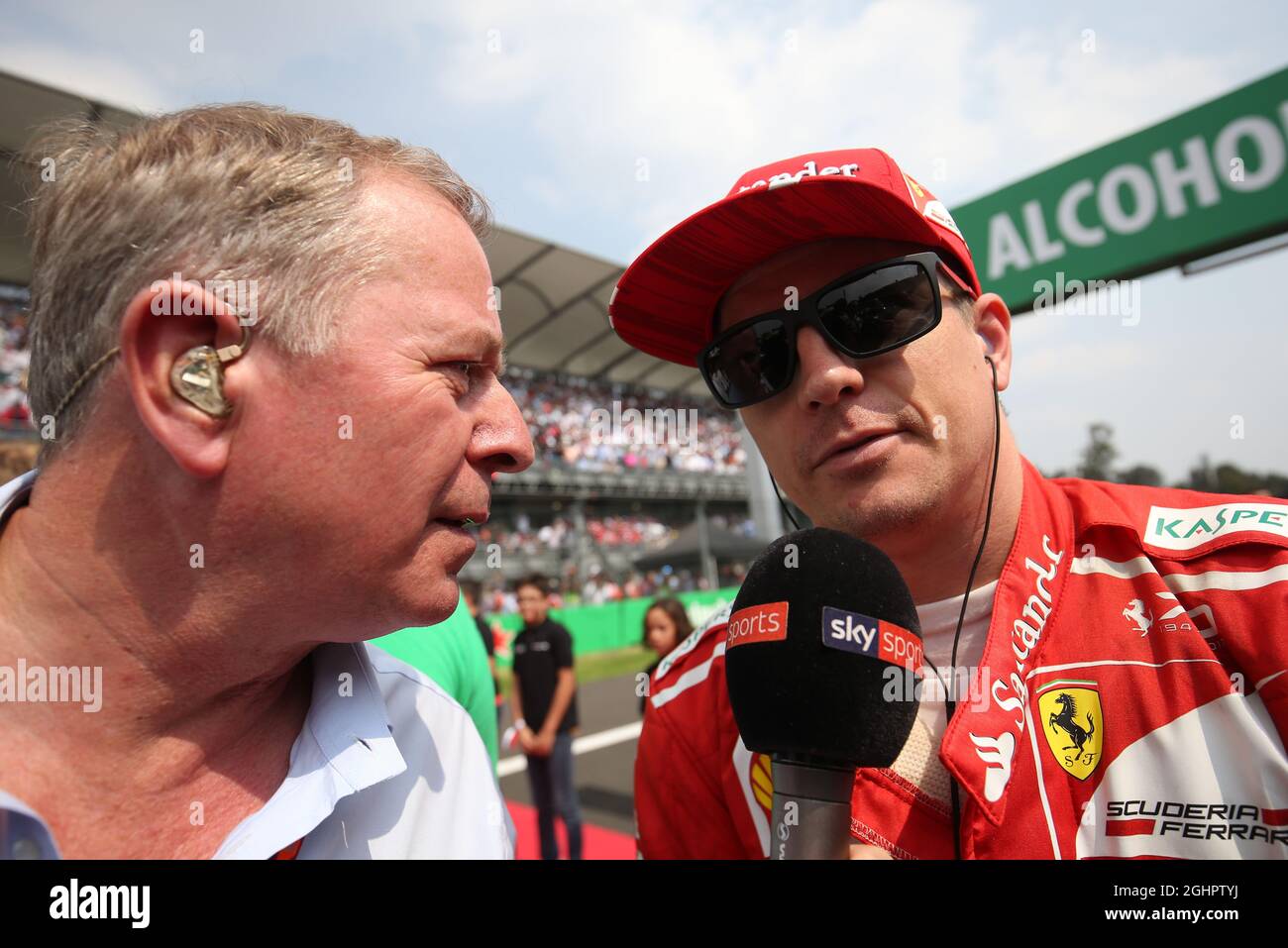 Sky sports commentator hi-res stock photography and images - Alamy
