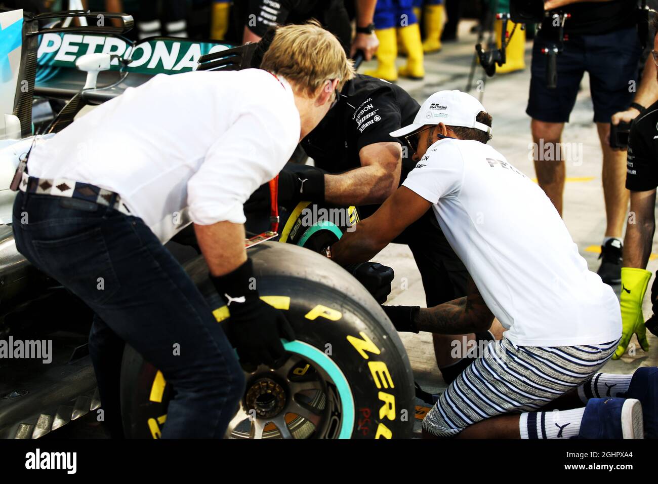 Mercedes amg f1 make a pit stop hi-res stock photography and images - Alamy