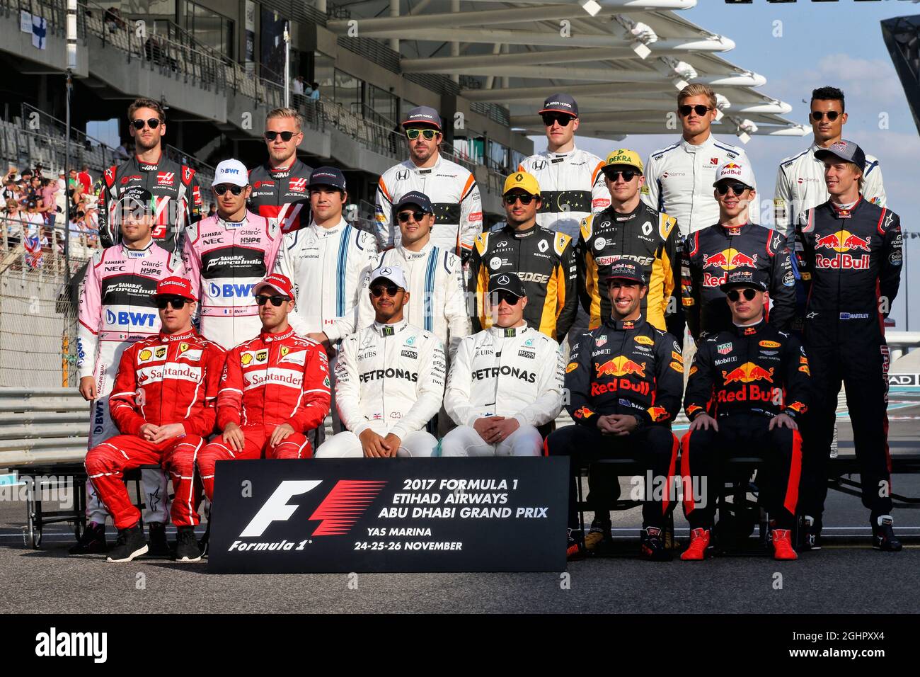 Drivers end of season group photograph hi-res stock photography and ...