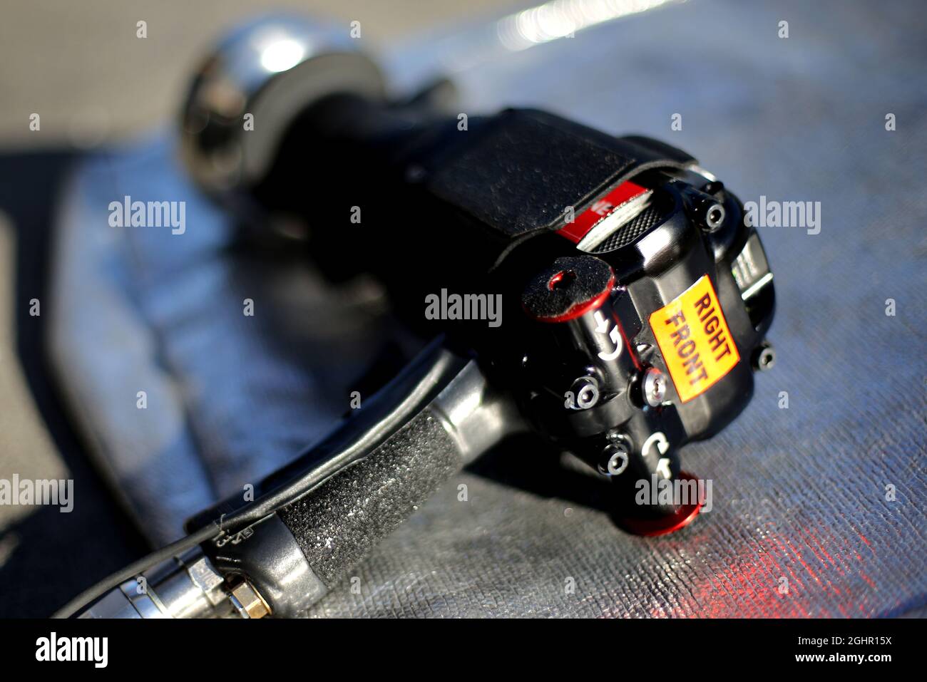 Formula 1 pit stop hi-res stock photography and images - Alamy