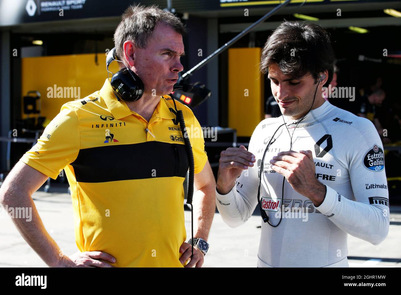 (L to R): Alan Permane (GBR) Renault Sport F1 Team Trackside Operations ...