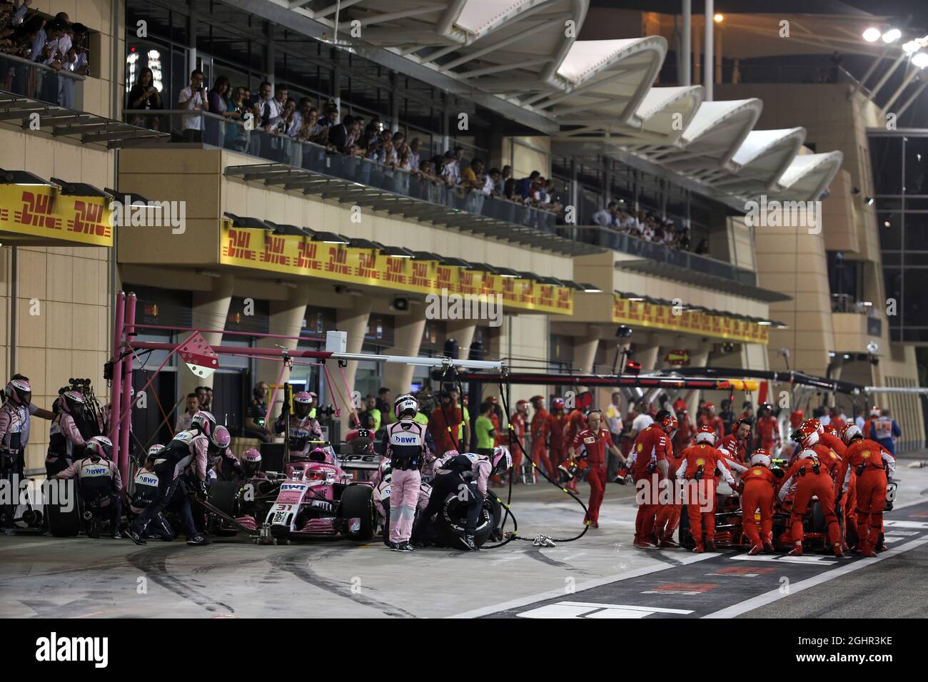 Race pit pits stop hi-res stock photography and images - Alamy