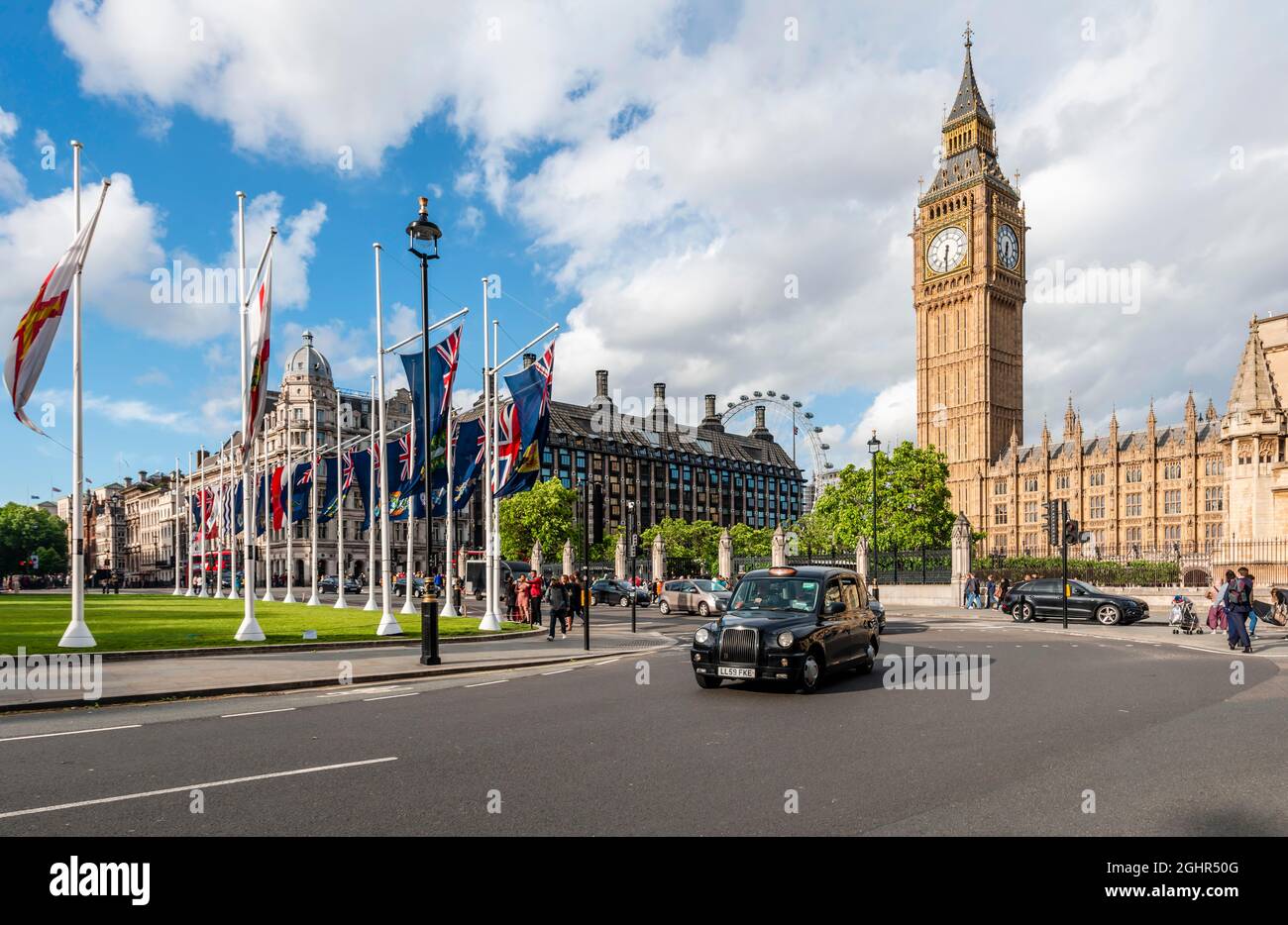 London Taxi with Palace of Westminster, Houses of Parliament, Big Ben ...
