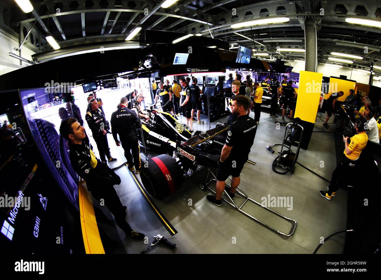 Pit garage 27 hi-res stock photography and images - Alamy