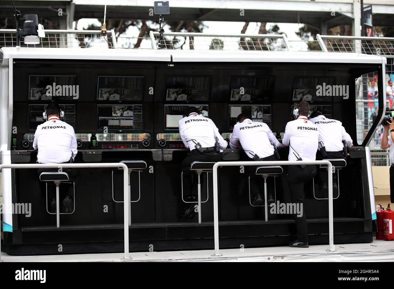 Mercedes amg f1 pit gantry hi-res stock photography and images - Alamy