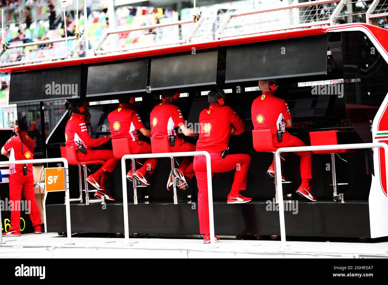 Ferrari pit gantry hi-res stock photography and images - Alamy