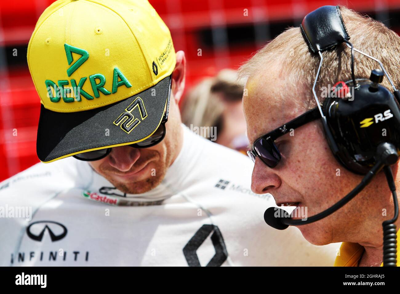 Renault sport f1 team race engineer hi-res stock photography and images ...