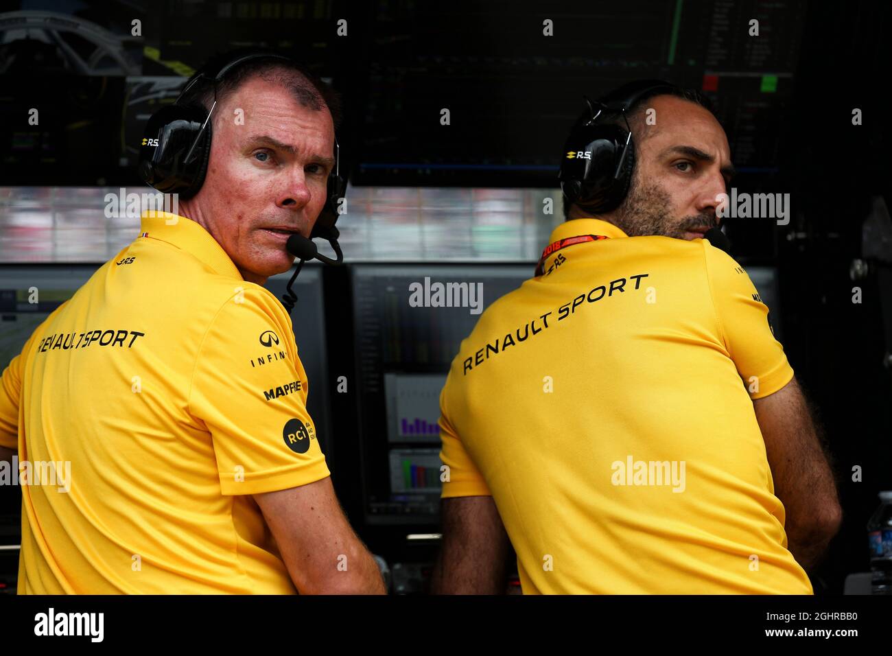 Renault sport f1 team pit gantry alan permane hi-res stock photography ...