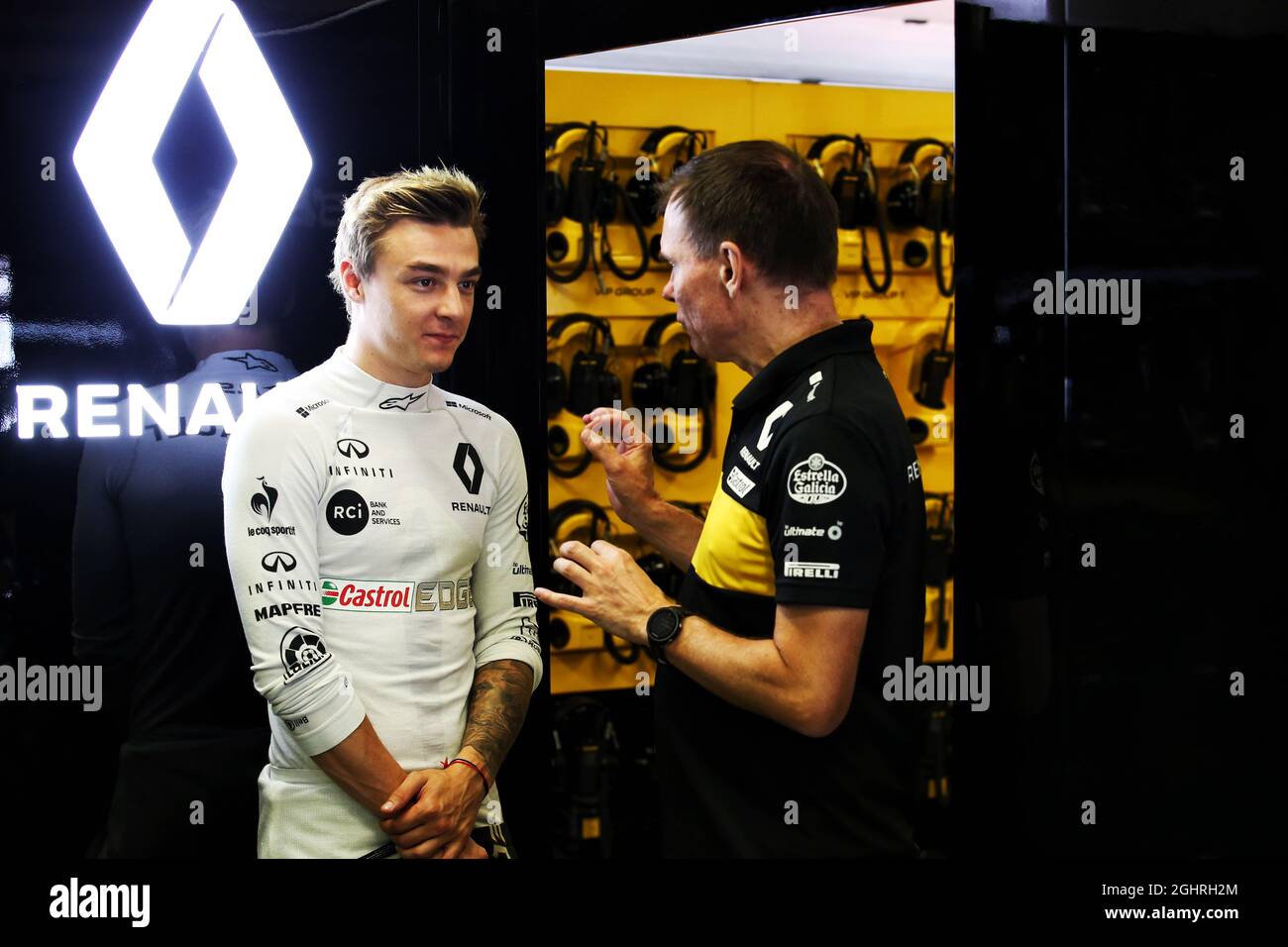 (L to R): Artem Markelov (RUS) Renault Sport F1 Team Test and ...