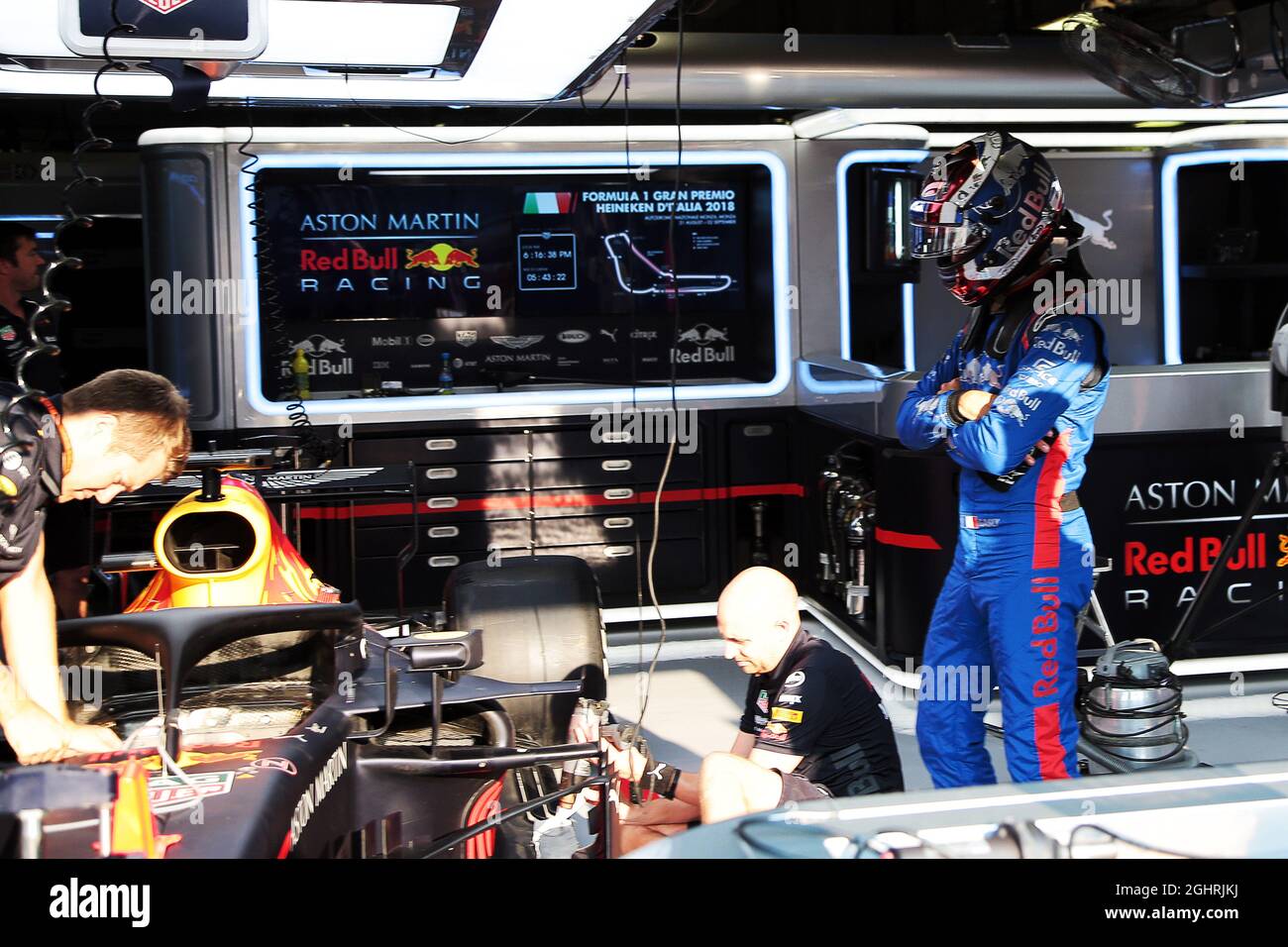 Formula 1 red bull pit garage hi-res stock photography and images - Alamy