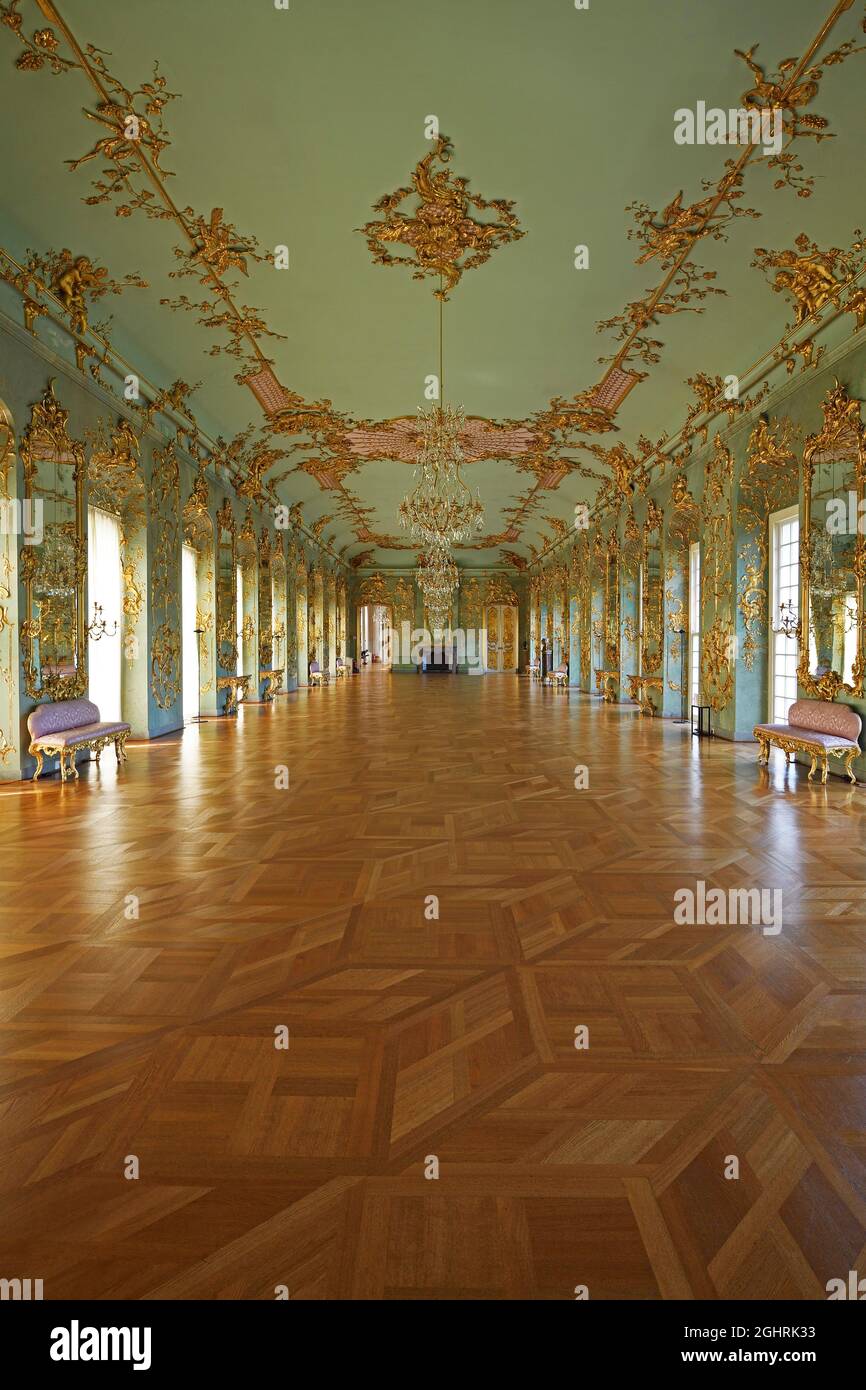 The golden gallery hi-res stock photography and images - Alamy