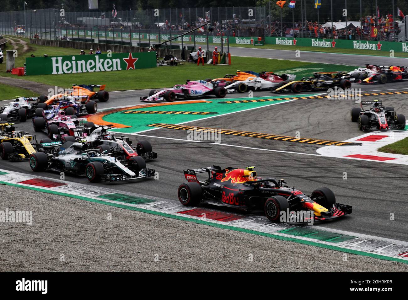 Max Verstappen (NLD) Red Bull Racing RB14 at the start of the race. 02. ...