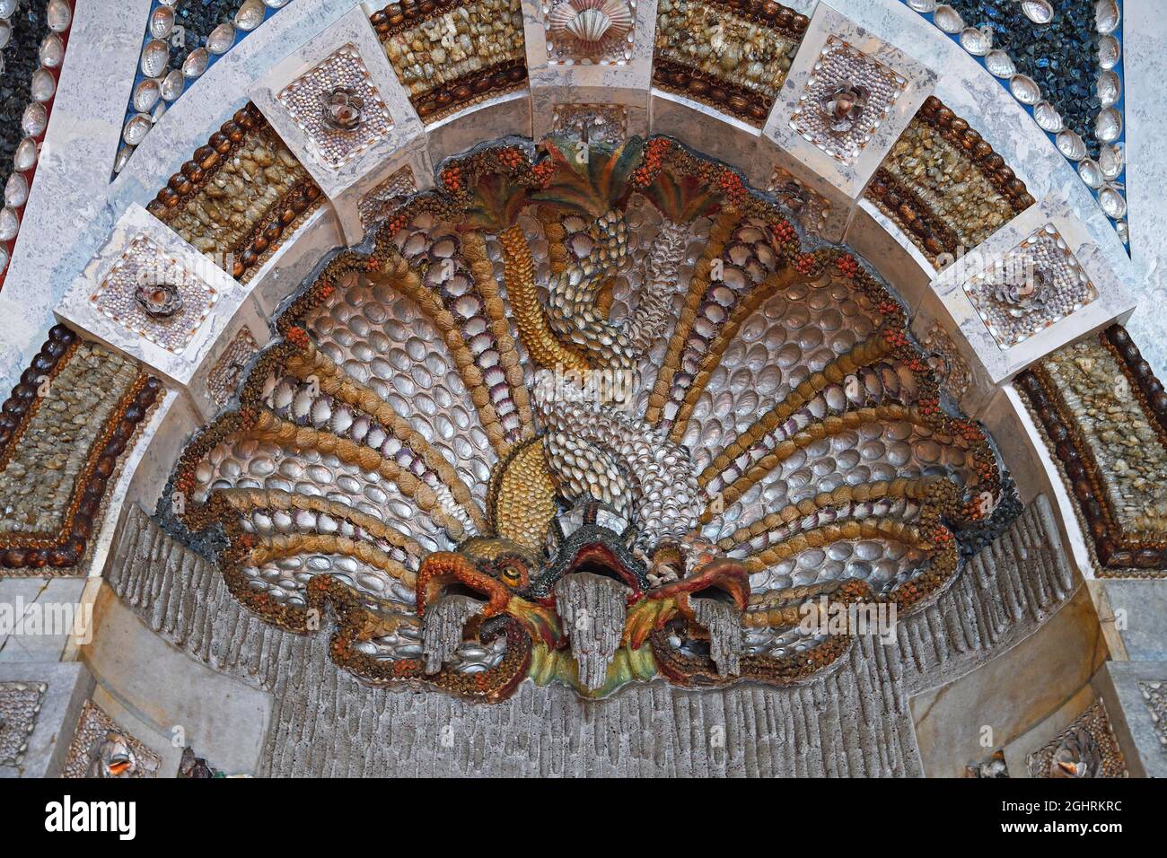 Grotto Hall, wall detail with seashells and snail seashells, Neues ...