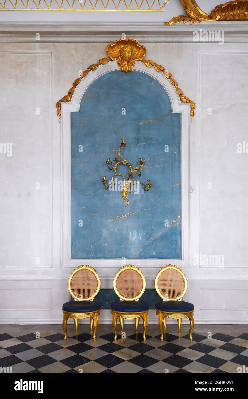 Splendid palace chambers hi-res stock photography and images - Alamy