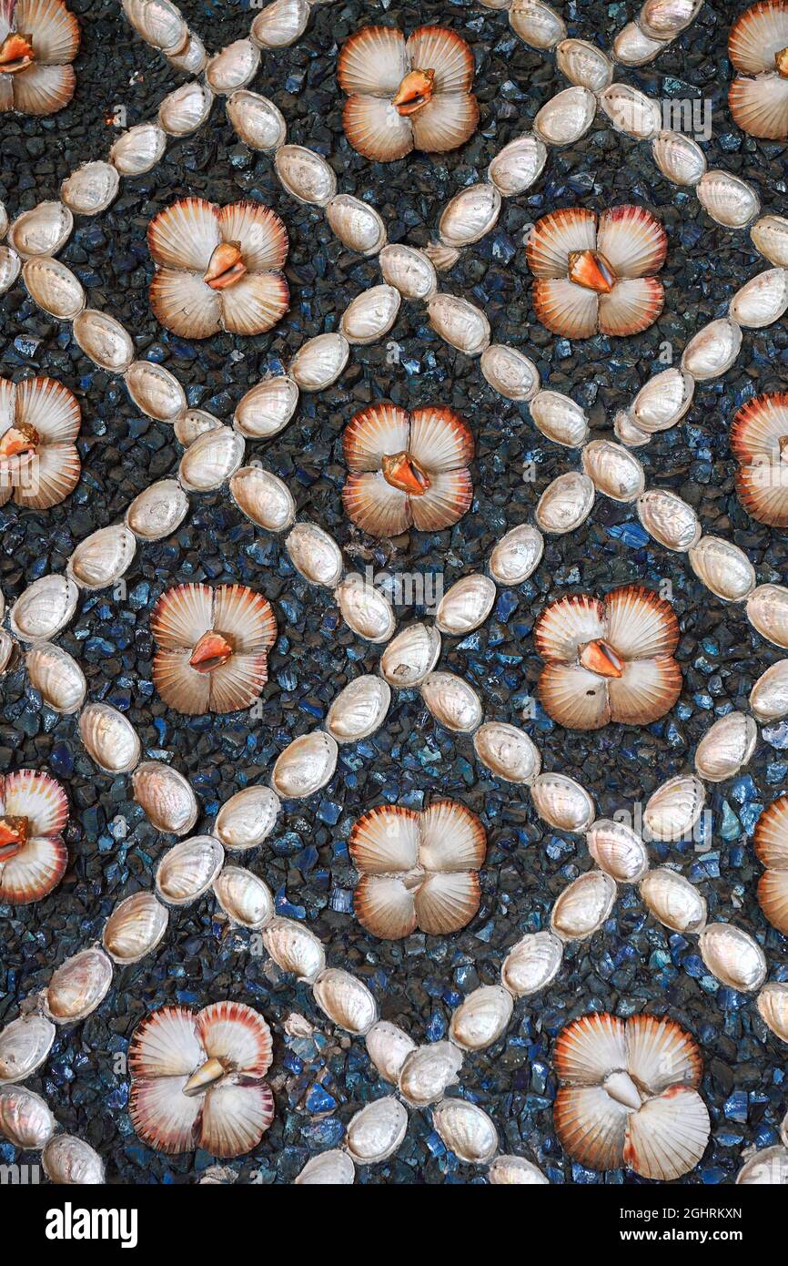 Grotto Hall, wall detail with seashells and snail seashells, Neues ...