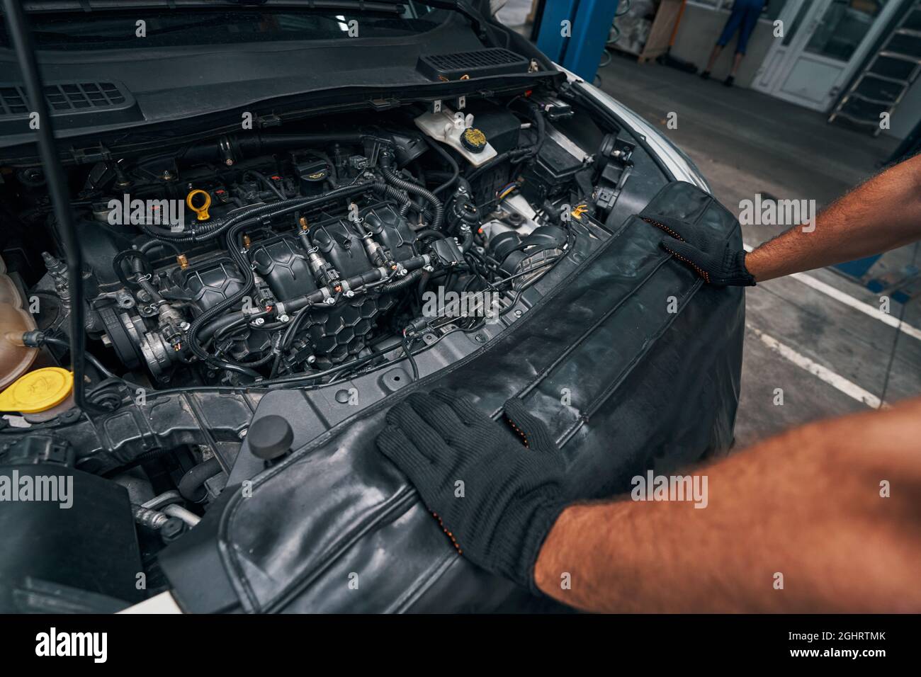 Checking under bonnet hi-res stock photography and images - Alamy