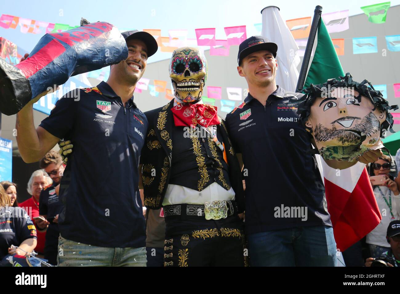 (L to R): Daniel Ricciardo (AUS) Red Bull Racing with Max Verstappen ...