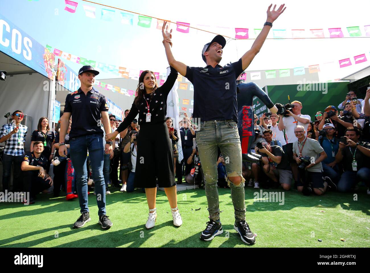 (L to R): Max Verstappen (NLD) Red Bull Racing and Daniel Ricciardo ...