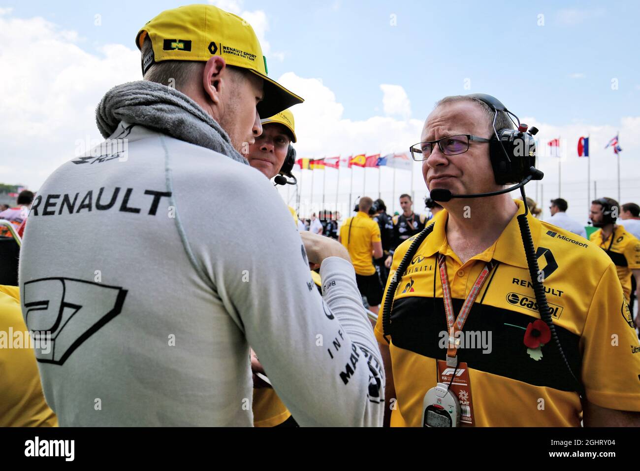 Renault sport f1 team race engineer hi-res stock photography and images ...