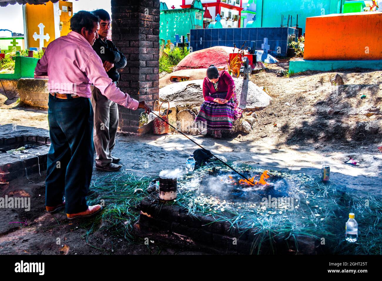 Shaman death ceremonies, colourful cemetery, Chichicastenango ...