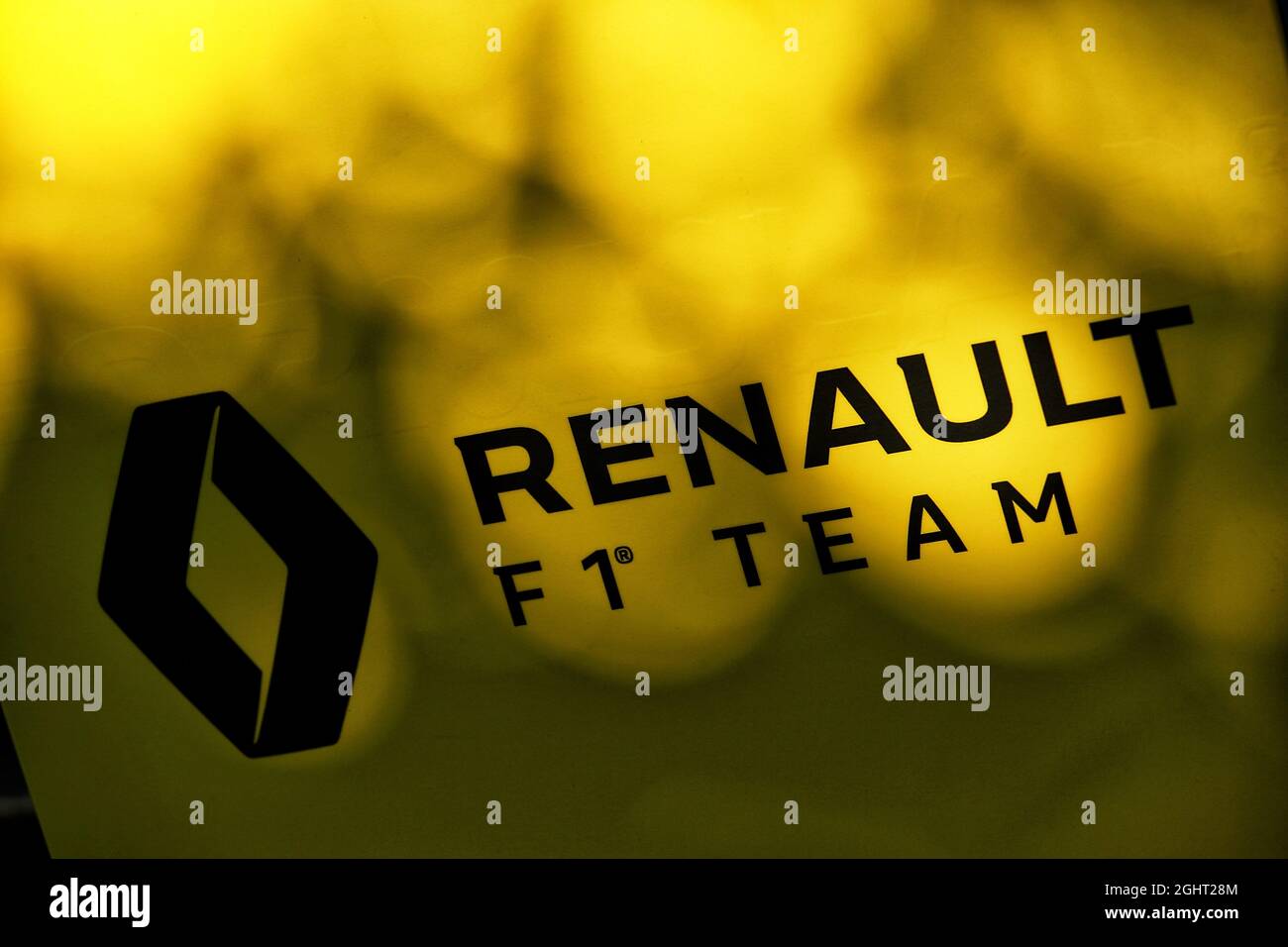 Renault f1 logo hi-res stock photography and images - Alamy