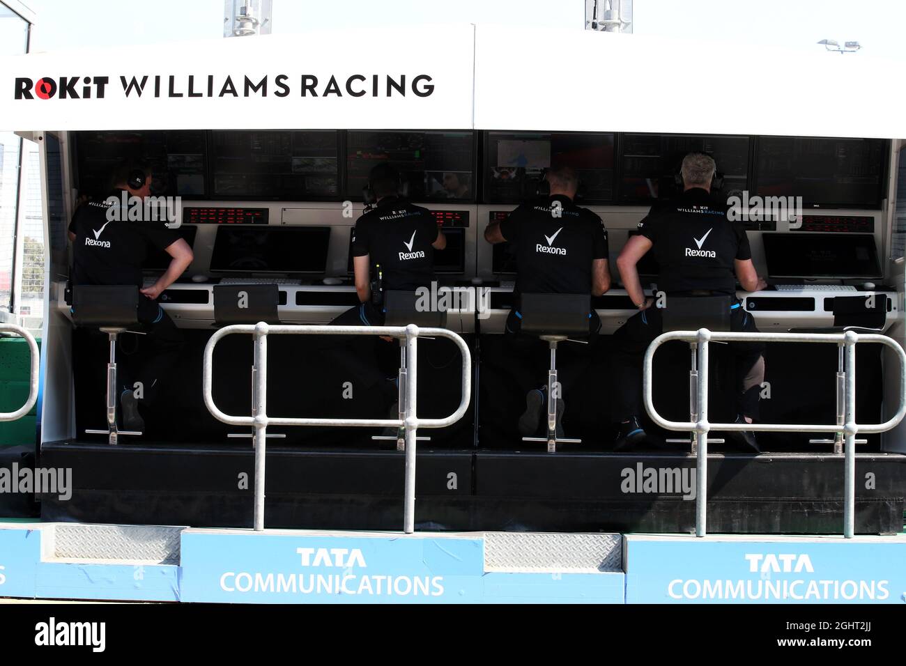 Williams racing pit gantry hi-res stock photography and images - Alamy