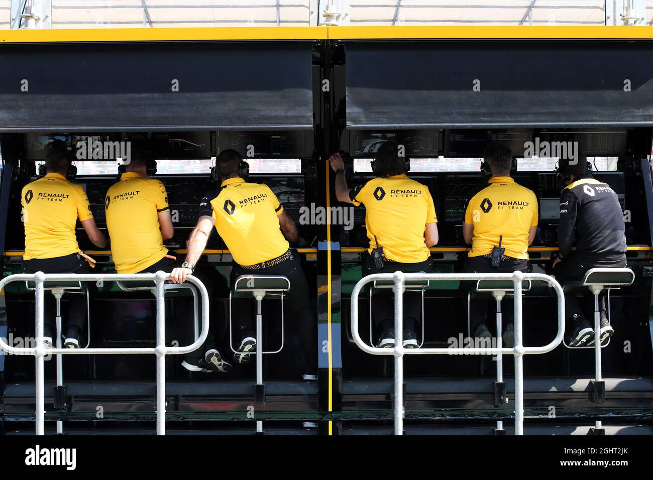 Renault f1 team pit gantry hi-res stock photography and images - Alamy