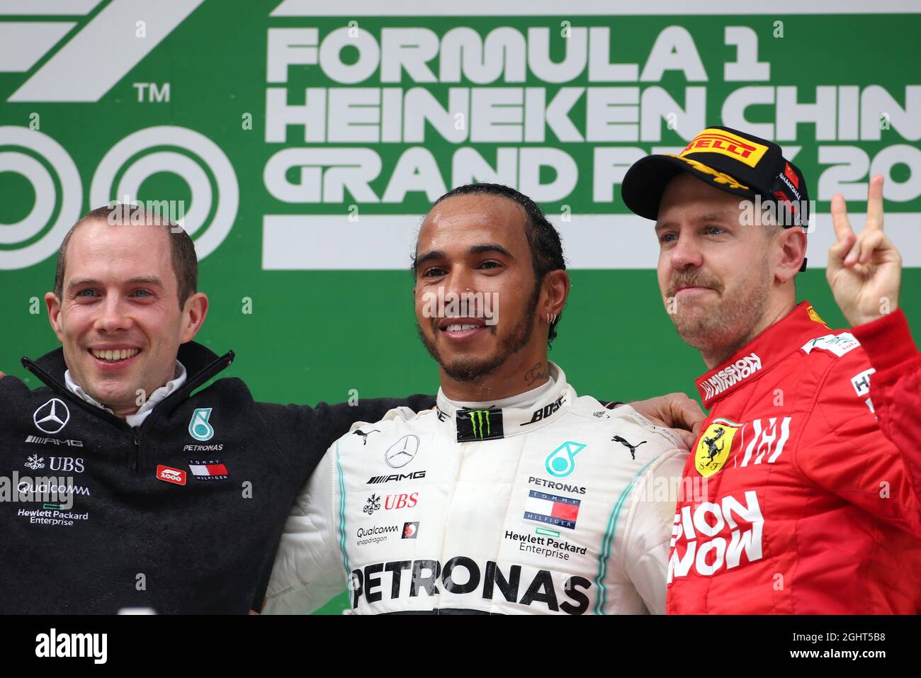 Race winner Lewis Hamilton (GBR) Mercedes AMG F1 celebrates with Marcus ...