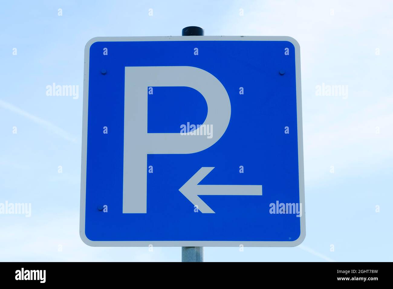 Arrow lower left hi-res stock photography and images - Alamy