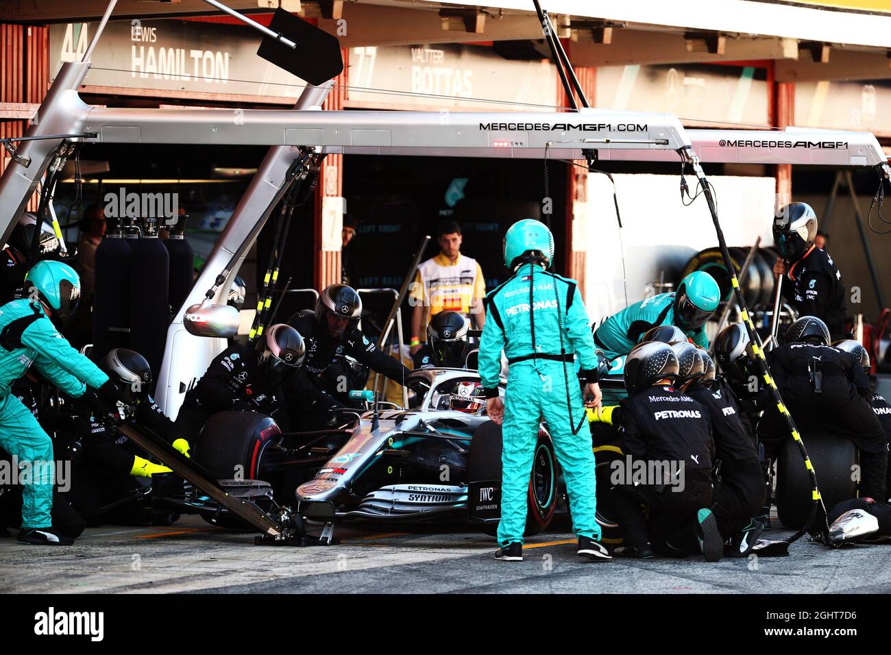 Mercedes amg f1 makes a pit stop hi-res stock photography and images ...